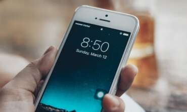How to Stop Your Phone from Turning Off by Itself